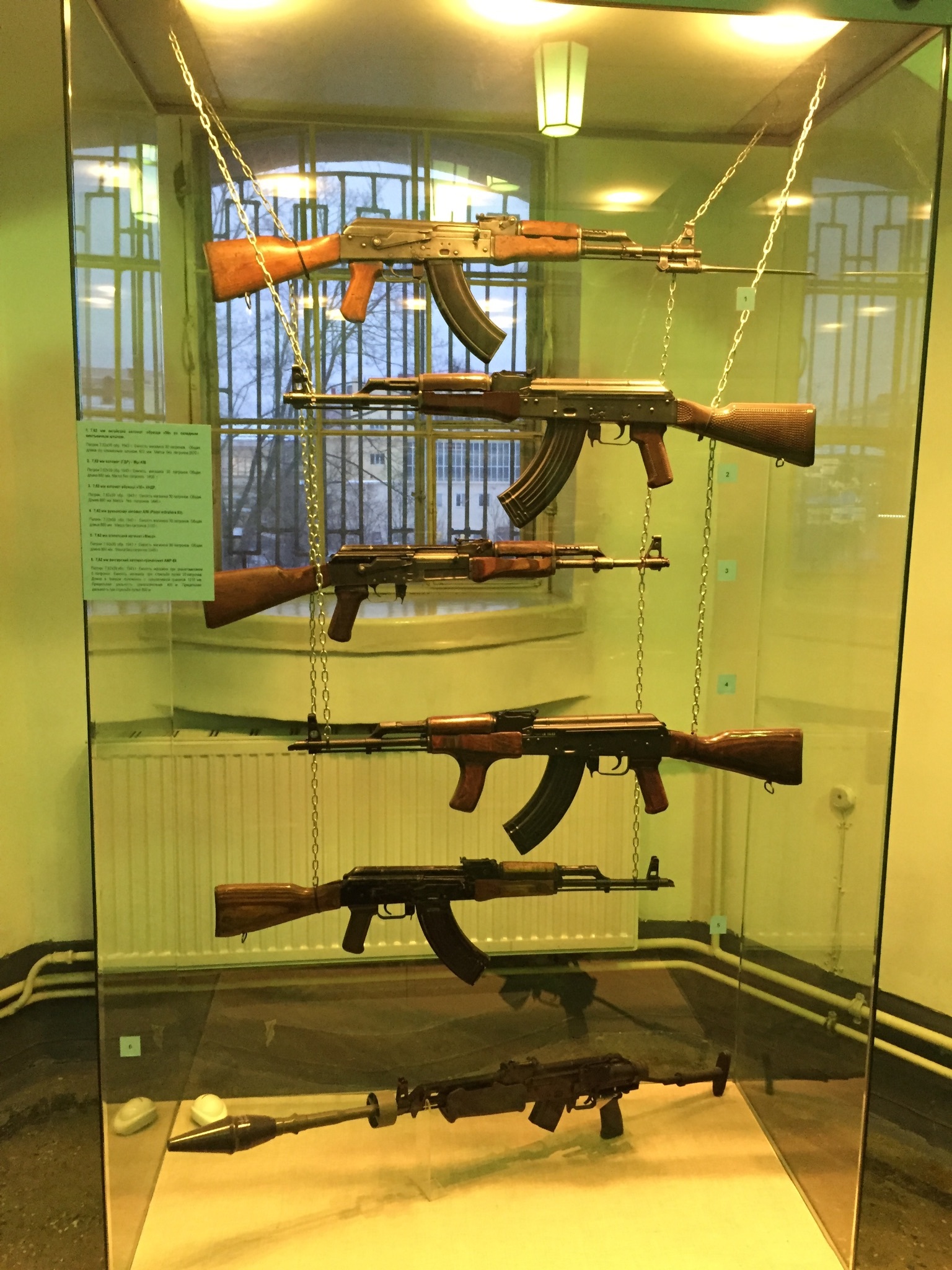 判別が難しいカラシニコフAK47とAKMの簡単な見分け方！3点を押さえれば十分！ | びーとっぷ20